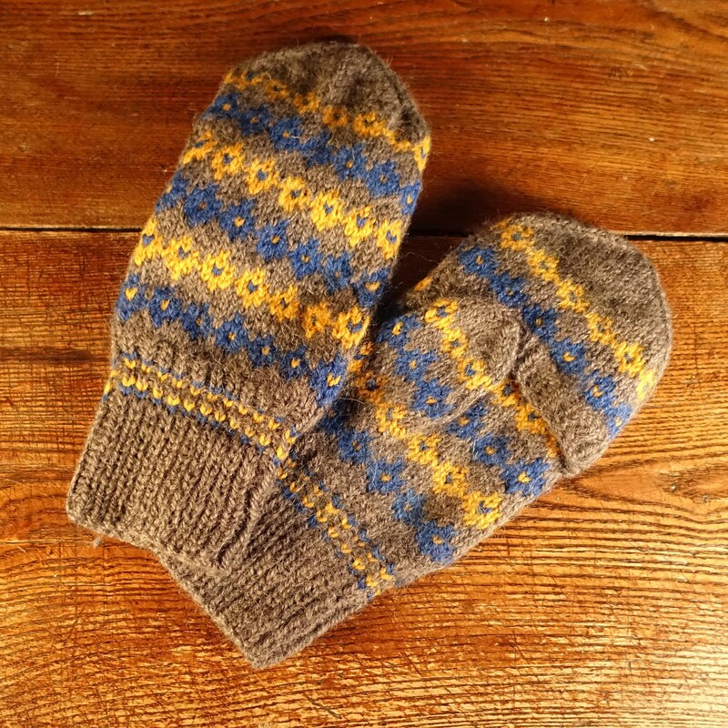 Scandinavian Mittens - Etsy UK