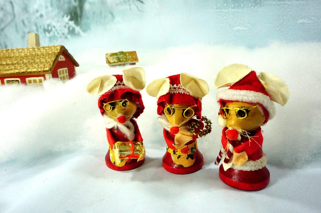 Danish Handcrafted Wooden Christmas Mice, Nordic Nisse Figurines Set - Etsy
