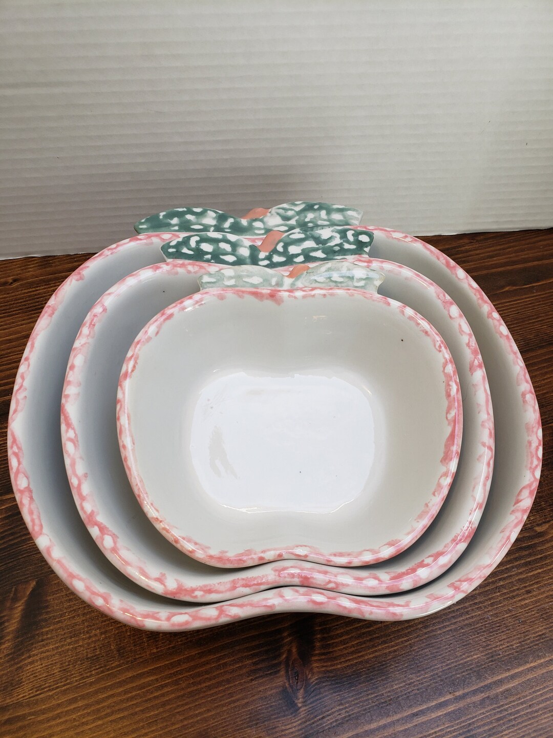 Vintage Apple Pottery Nesting Serving Bowls Set of 3, Sponge Wear ...