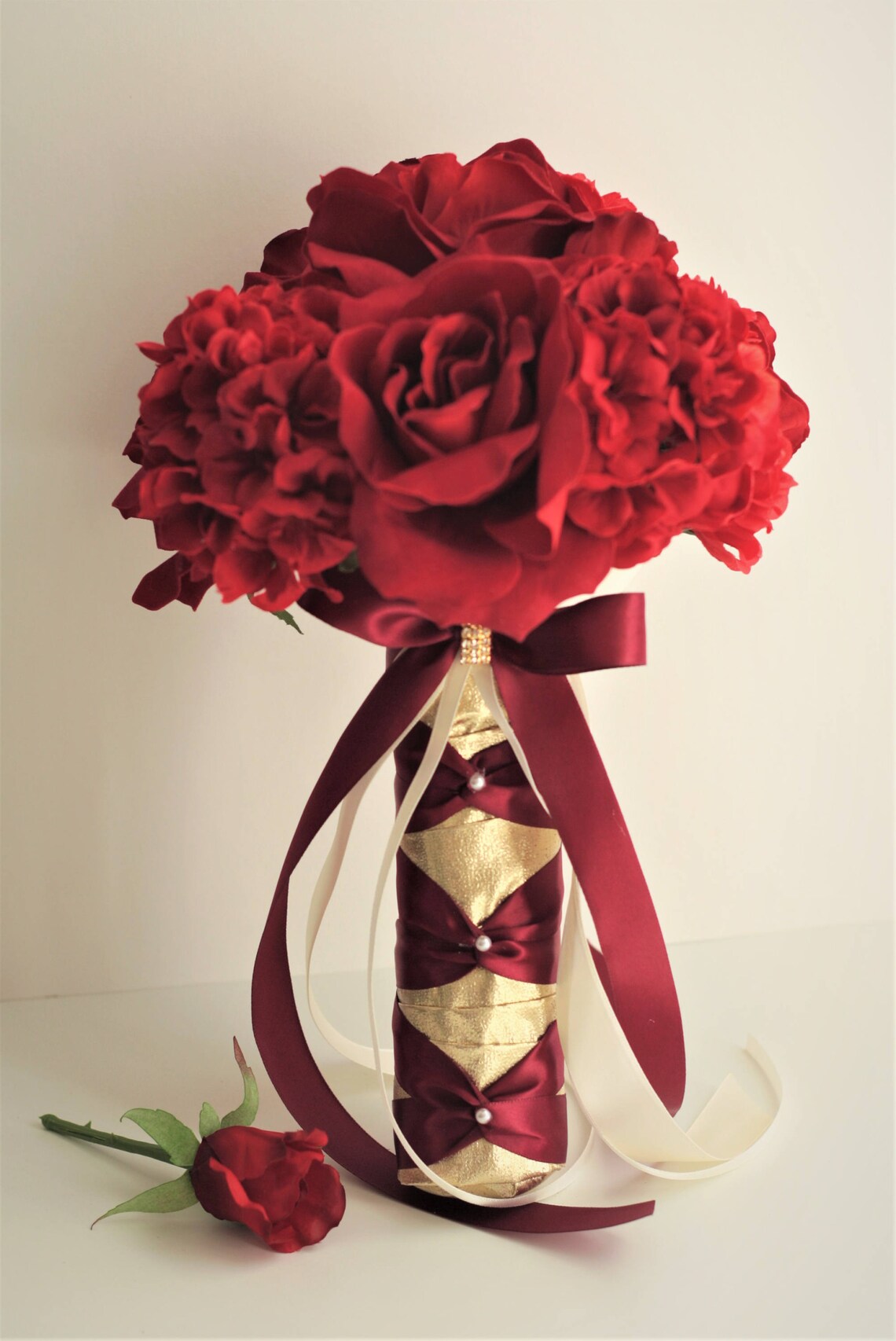 Red Brides Bouquet / Red Wedding Bouquet / Bridesmaid Bouquets - Etsy