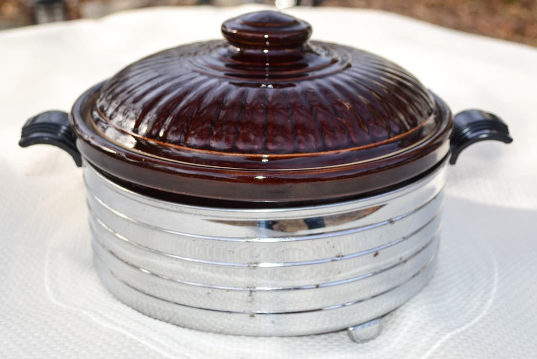 Vintage USA Pottery Dutch Oven, USA Lidded Casserole Dish and Holder ...