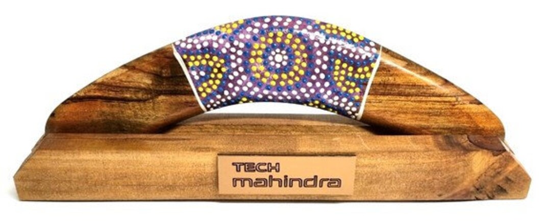 ENGRAVED 26cm (10 Inch) Australian Made Boomerang + Display Stand ...