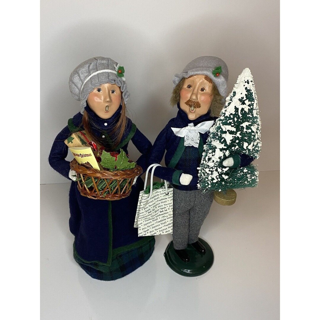 Byers’ Choice LE of 100 the Carolers Set of 2 Victorian Traditional ...