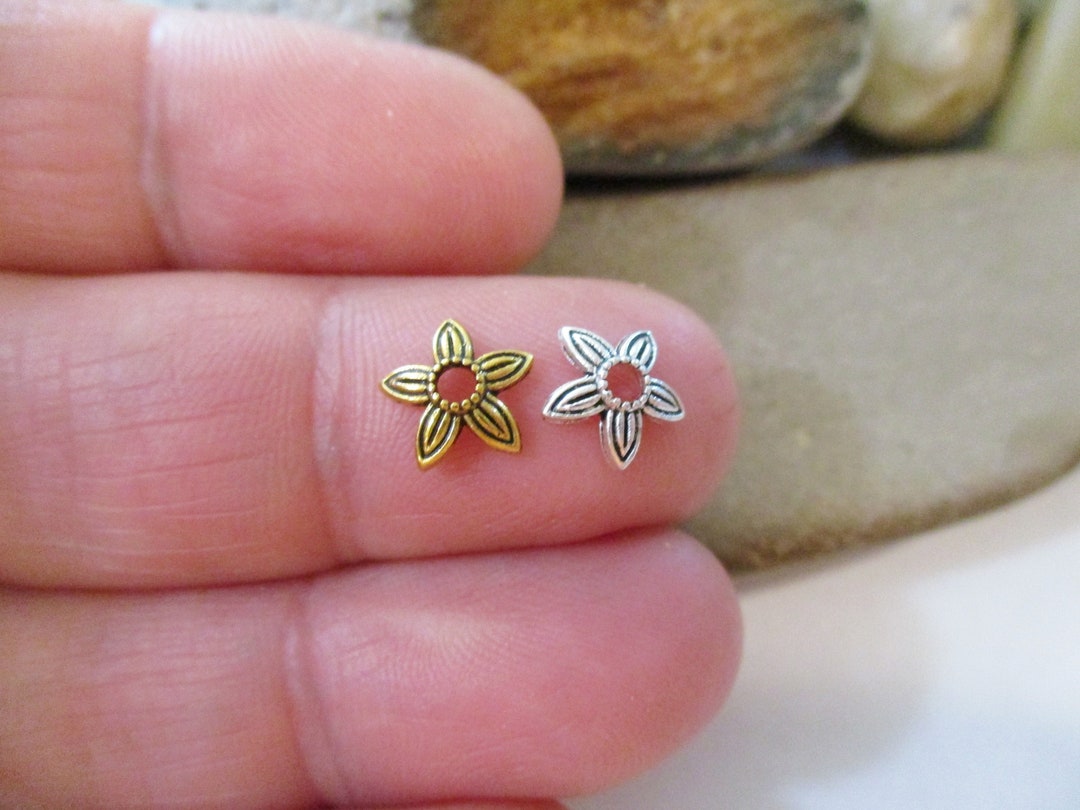 40 Star Flower Bead Caps: Gold & Silver DIY Jewelry Supplies - Etsy