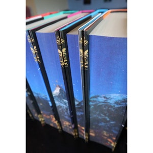 ACOTAR Velaris Special Edition Book Set | A Court of Thorns and Roses ...