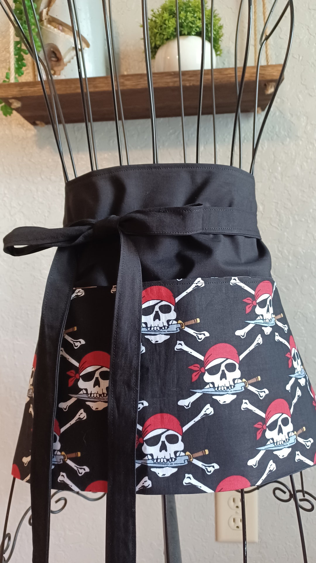 Pirate Skulls 3 Pocket Apron, Waitress Apron, Teacher Apron, Vendor ...