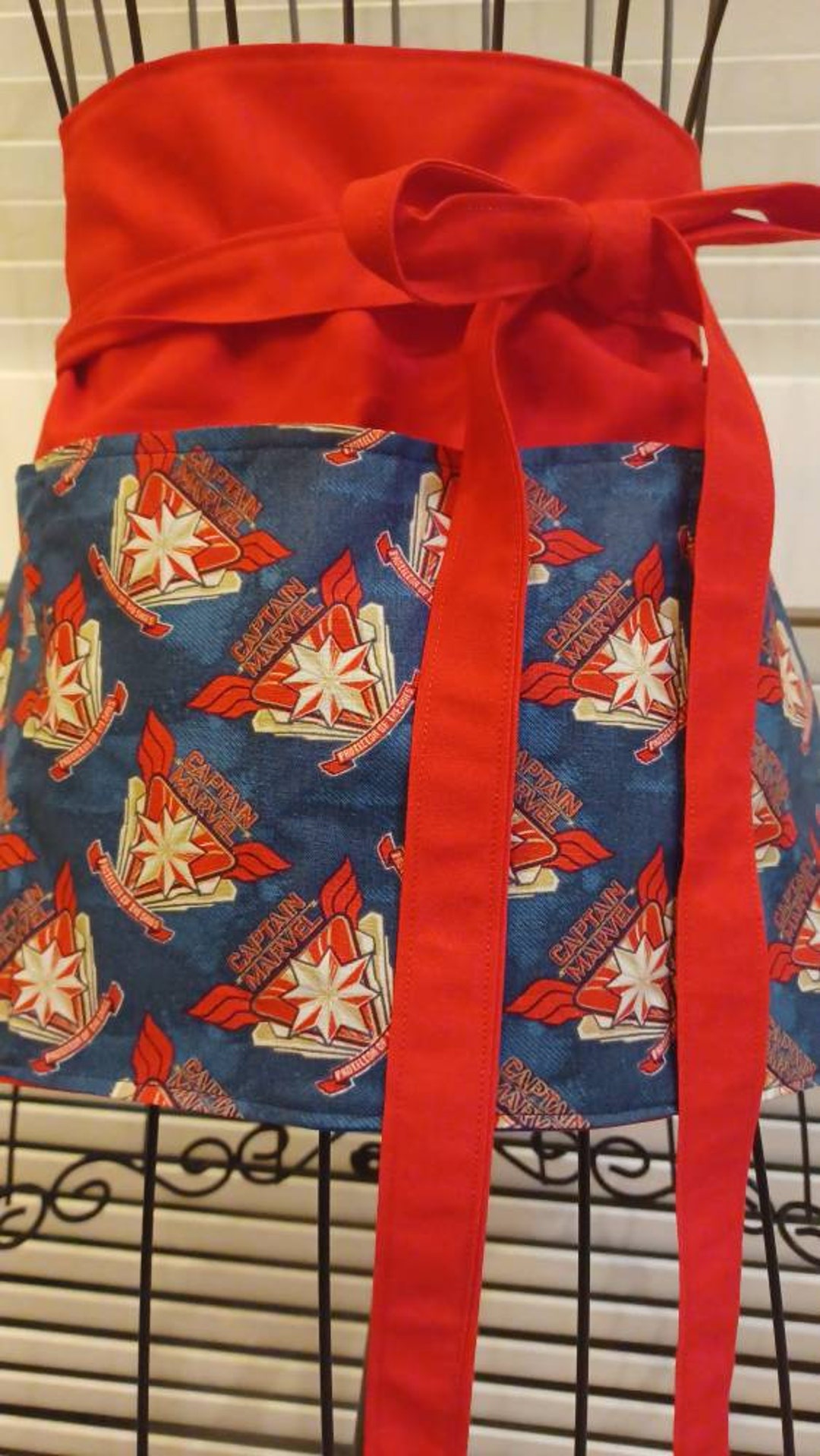 Captain Marvel 3 Pocket Waitress Teacher Server Vendor Half Waist Apron ...