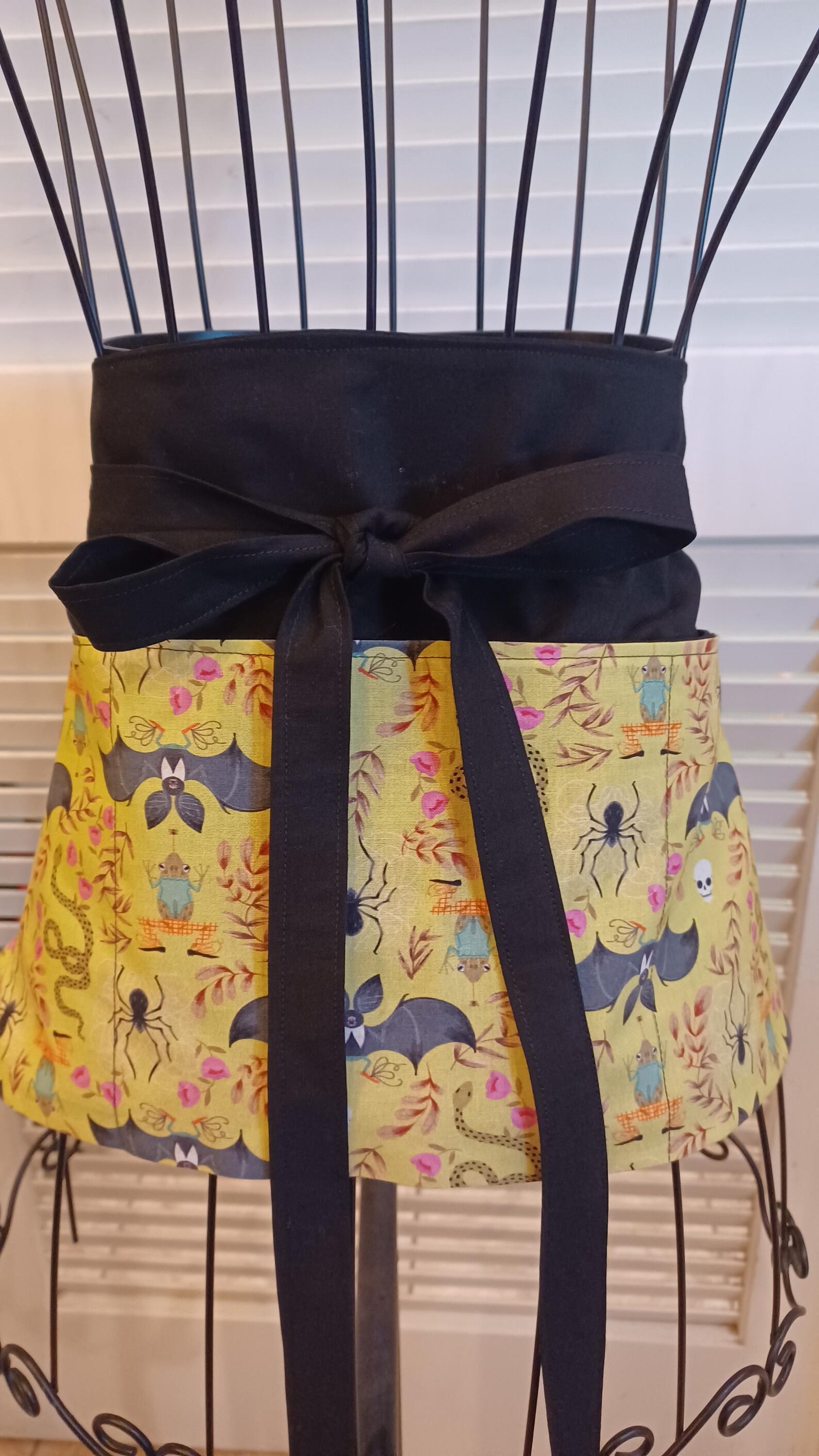Boo Batty 3 Pocket Apron, Server Apron, Waitress Apron, Teacher Apron ...