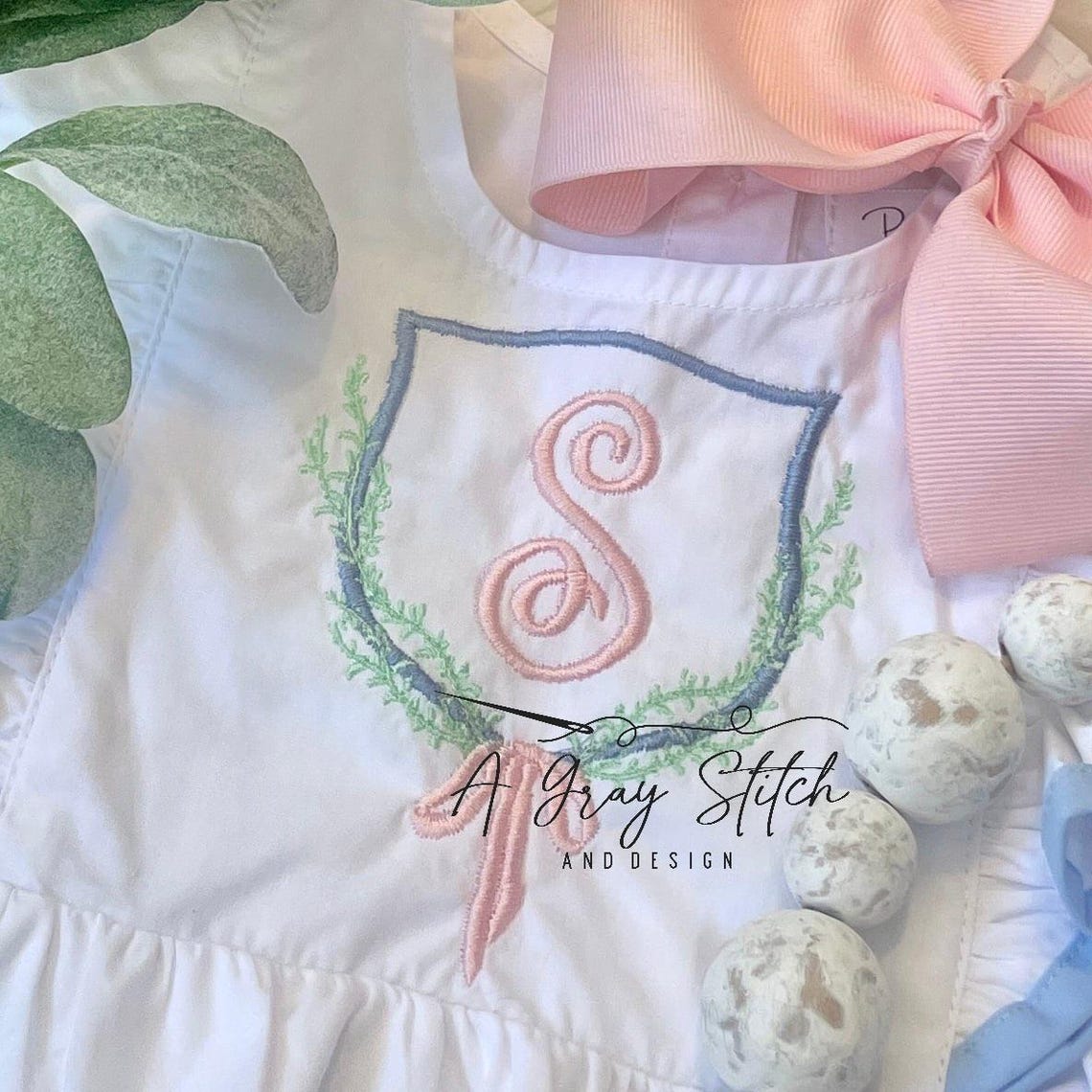 Simple Heirloom Crest Machine Embroidery Design - Etsy