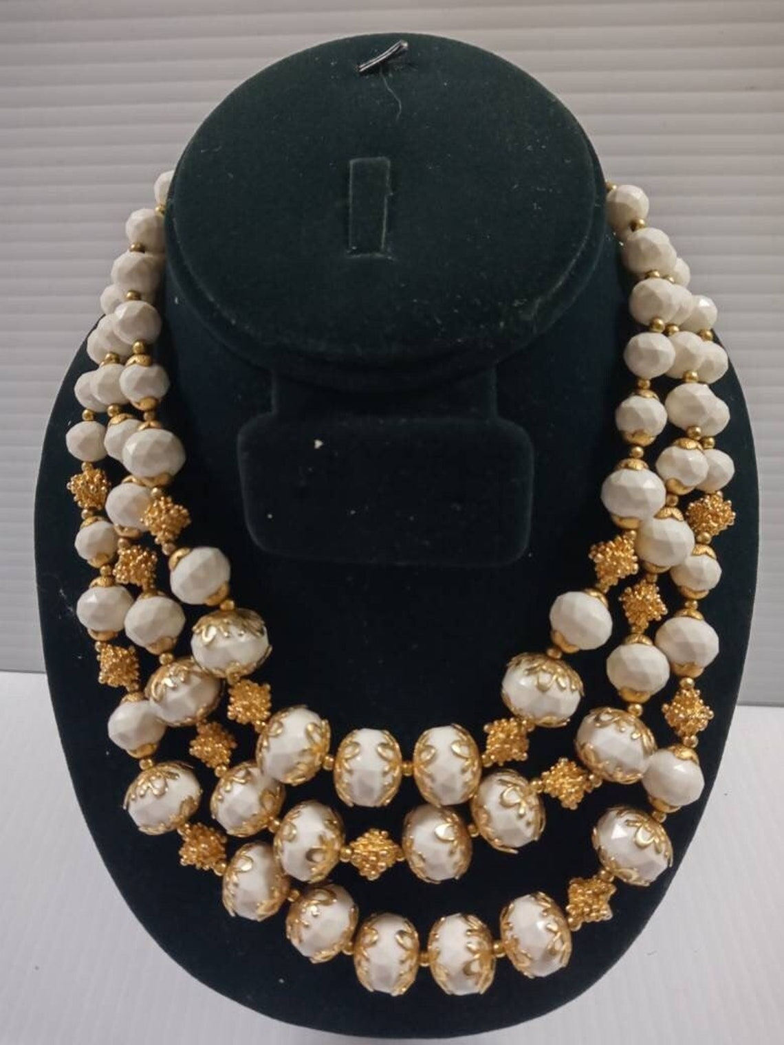 Vintage Deville 3 Strand Faux Pearl & Goldtone Necklace D1 B1 - Etsy
