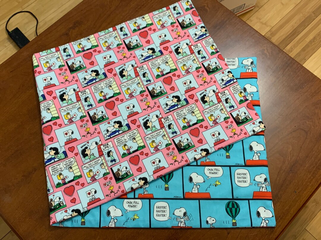 NEW REVERSIBLE Quilted Table Topper Table Runner. Snoopy Valentine's ...