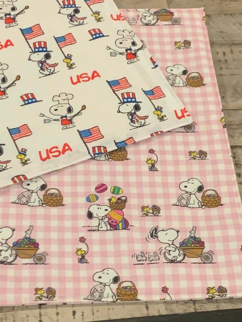 NEW REVERSIBLE Quilted Table Runner. Snoopy Easter - Etsy