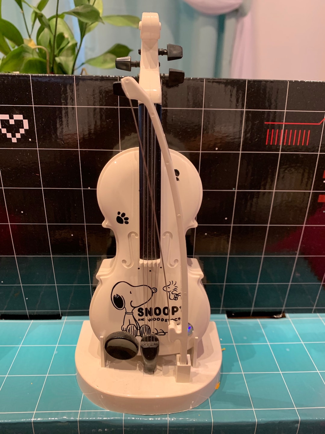 Rare Snoopy Collectible. Mini Violin. Electronic Violin. Battery ...