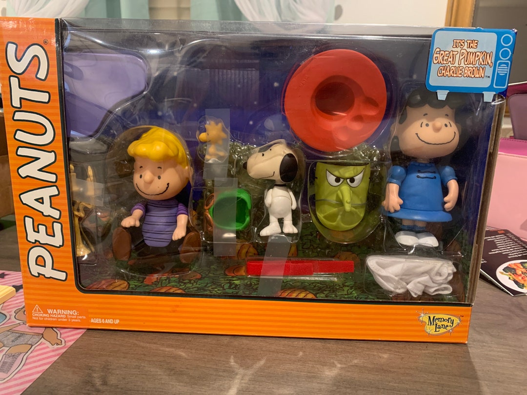 Memory Lane, Peanuts, Opened Box, Peanuts Character, Lucy Van Pelt. Its ...