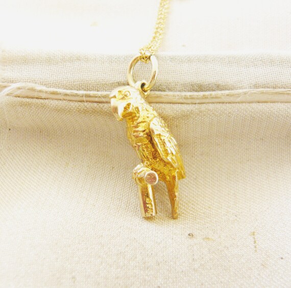 Vintage 9ct Gold Parrot Charm Pendant — Eva Antiques