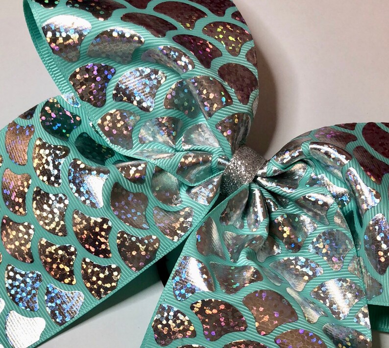 Holographic Mermaid Shell Cheer Bow / Softball Bow - Etsy