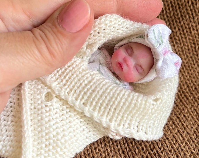 Mini Silicone Baby Doll 3 Inch Full Body Evie (8cm), Painted, Close ...