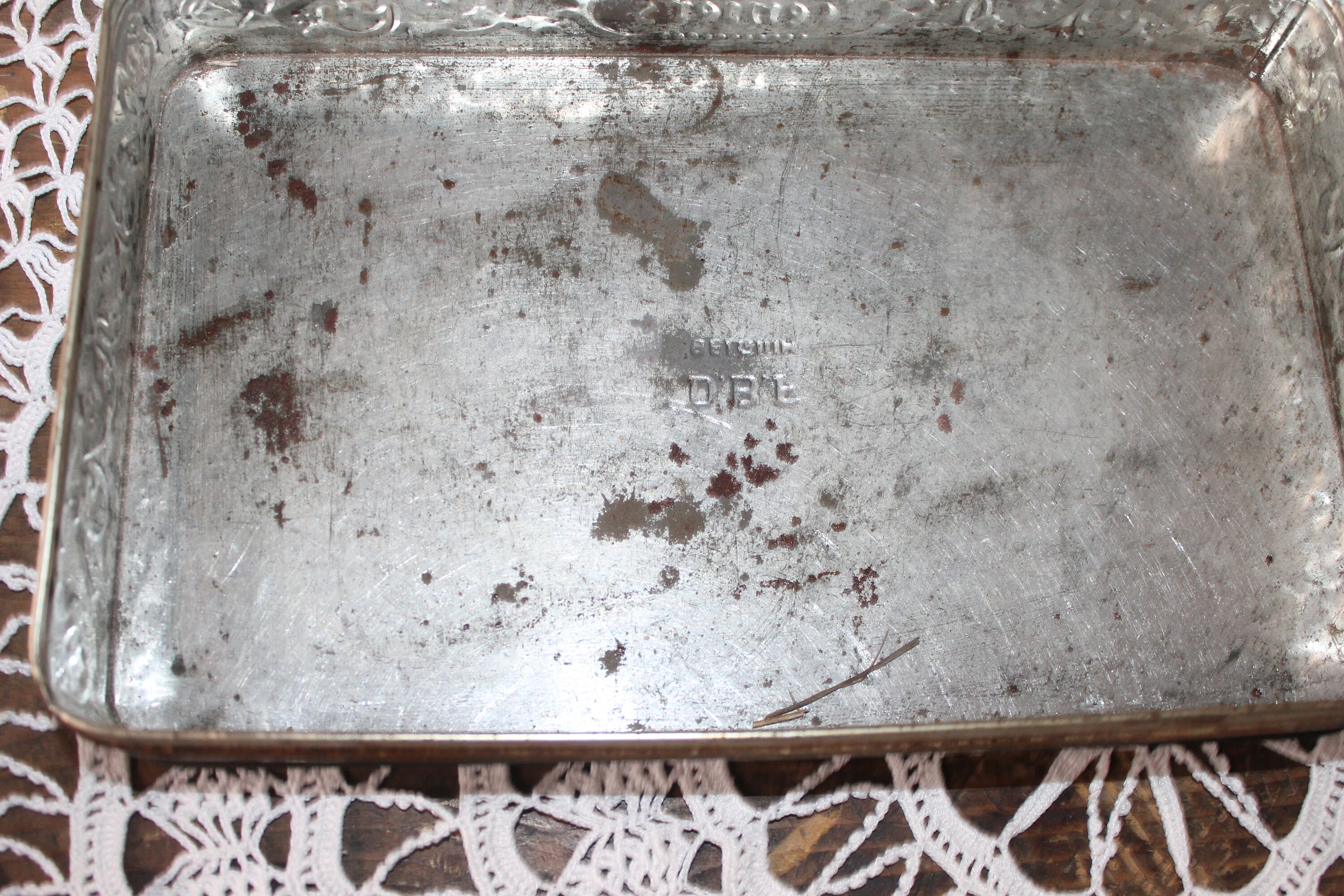 Vintage Metal Box Embossed Print Cover Rusty Metal Box Tin - Etsy