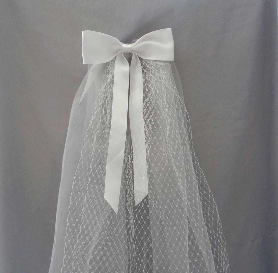 Elegant White Ribbon Bridal Bow Veil – 20