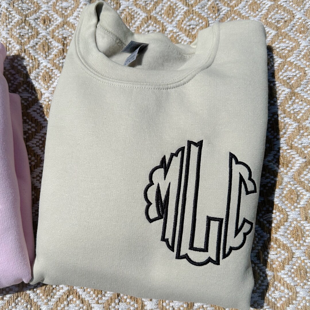 Scallop Circle Monogram Shirt | Monogram Sweatshirt - Etsy