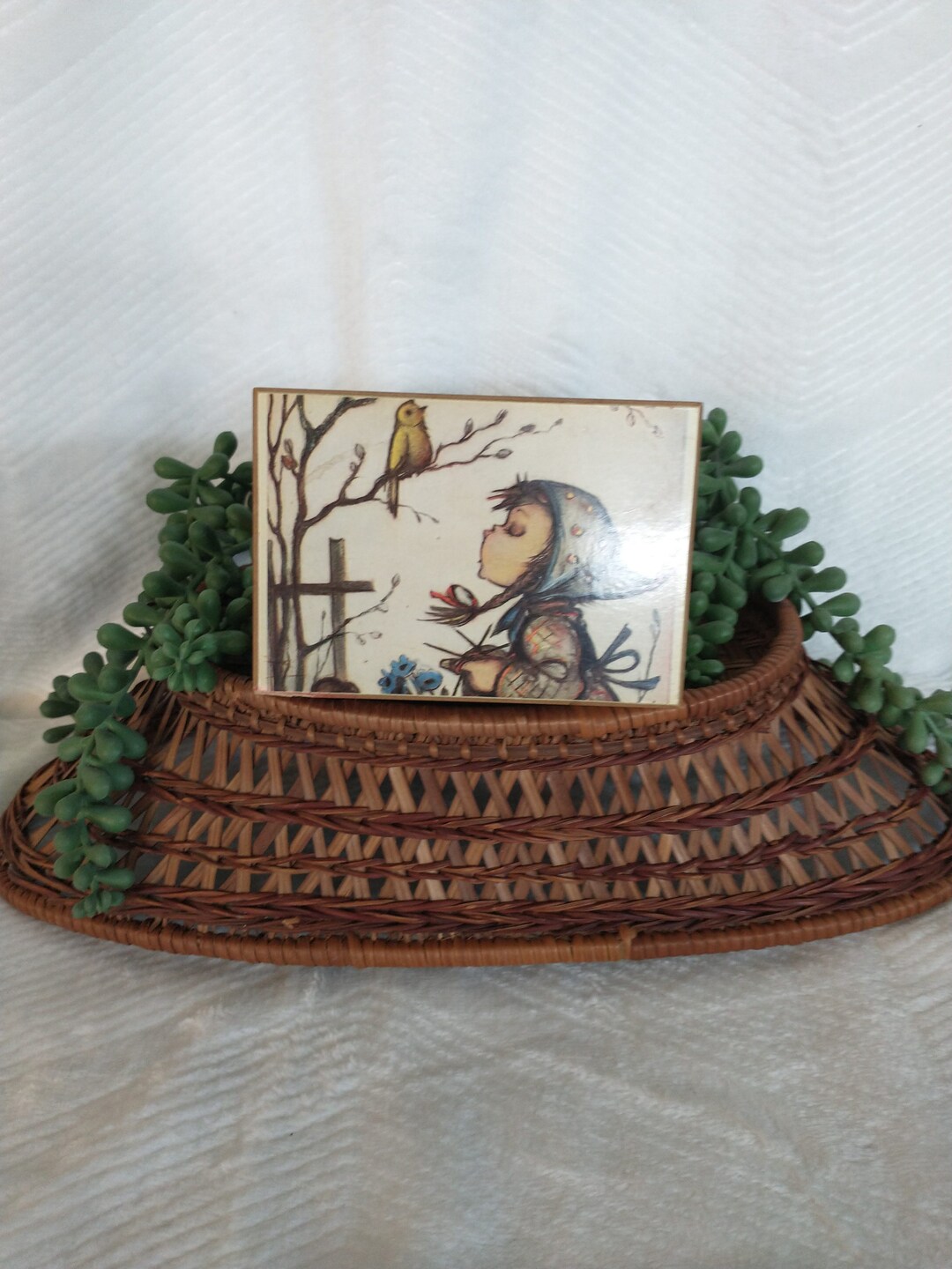 Swiss Music Box W/ Hummel-like Design | Farmer in the Dell Music Box ...