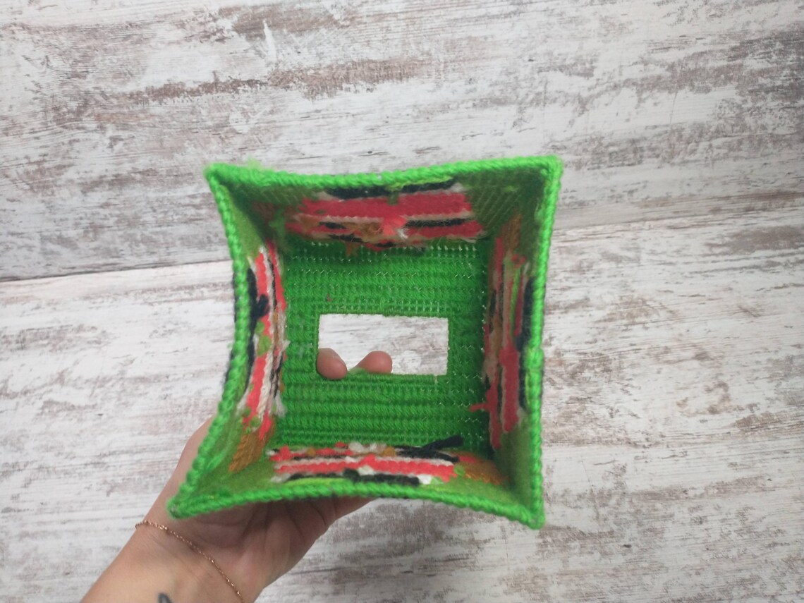 Vintage Yarn Art Santa Tissue Box Cover: Handmade Christmas Decor - Etsy