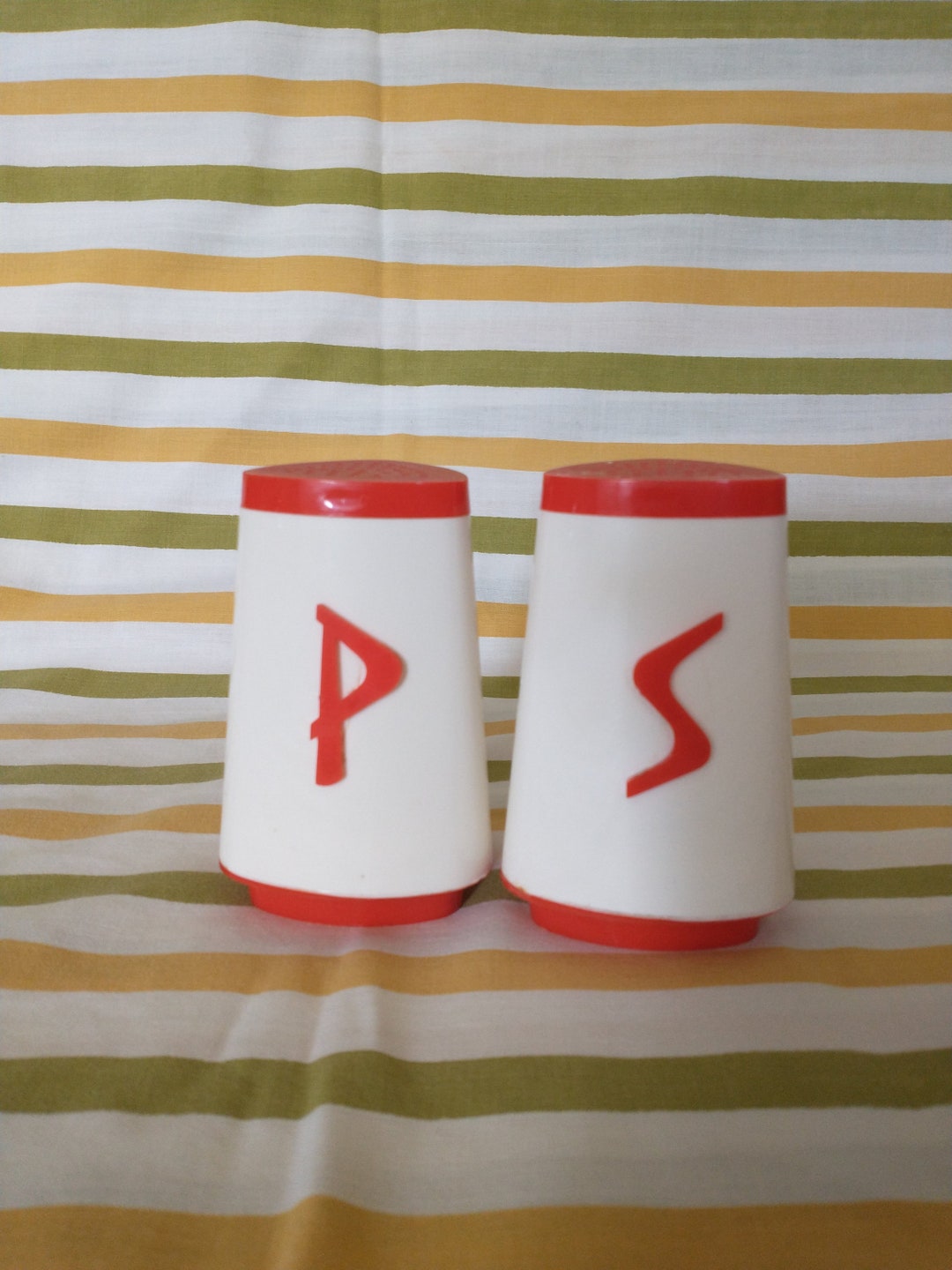 1950s Salt and Pepper Shakers Plastic Triangle 50s Salt and Pepper ...