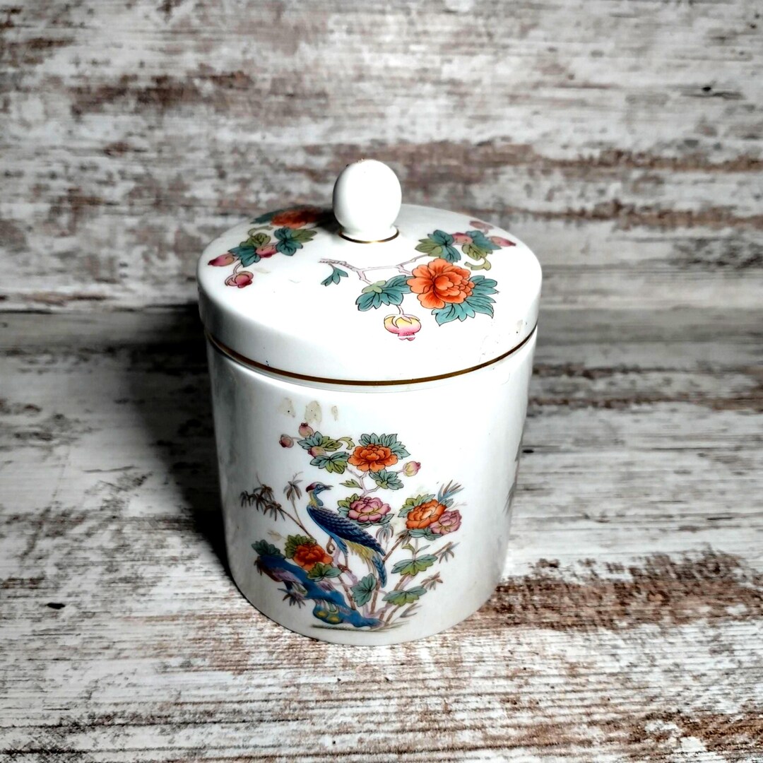 Wedgewood Kutani Crane Lidded Jar | Wedgewood Chinoiserie Jar With Lid ...