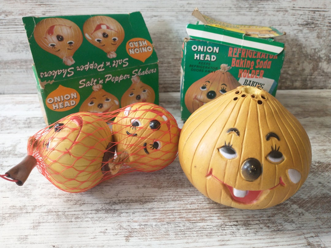 Anthropomorphic Onion Salt and Pepper Shakers and Baking Soda Keeper ...