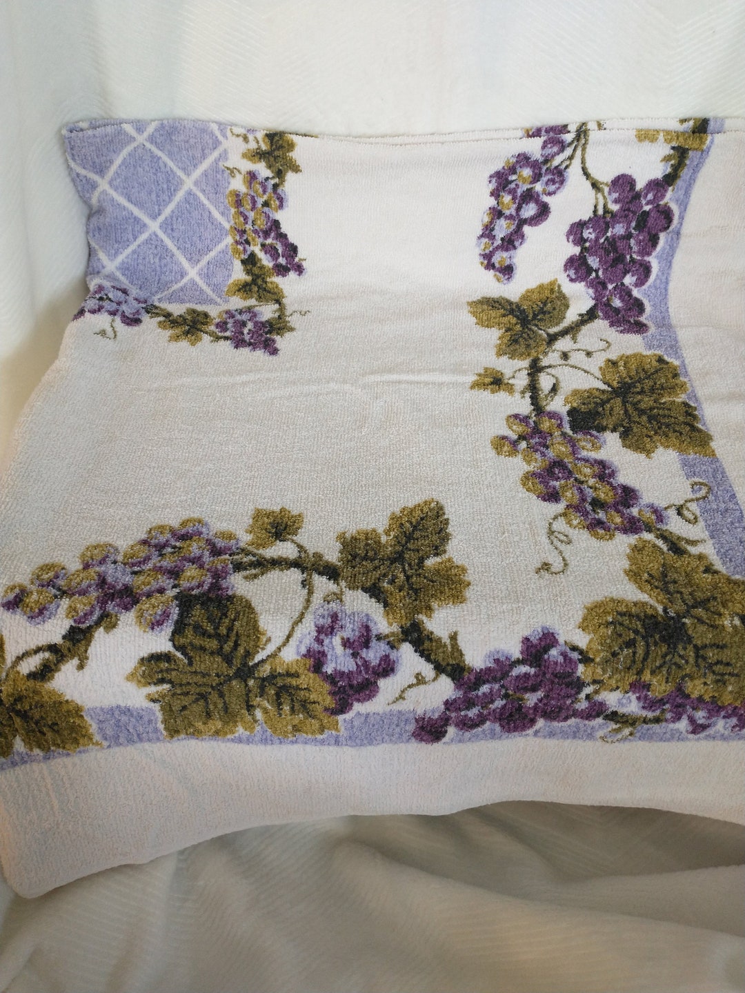 Grapes Motif Terry Cloth Floral Table Cloth Vintage Tablecloth With Big ...