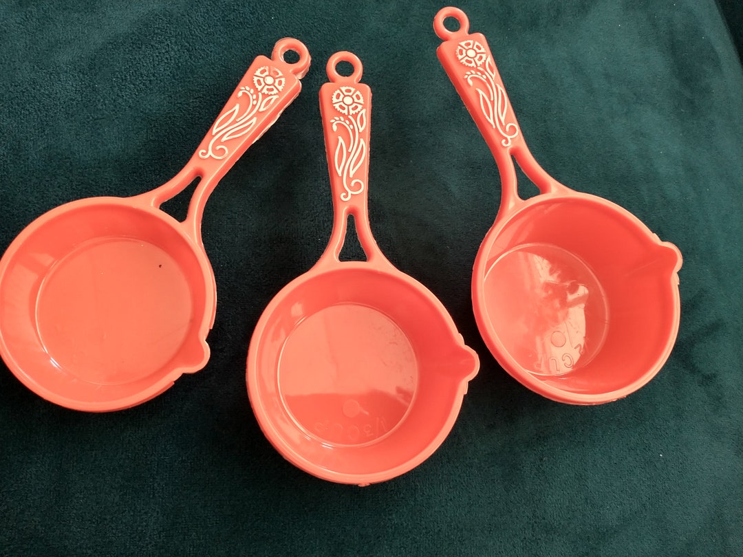 Orange Floral Measuring Scoops | Vintage Measuring Cups | Retro Plastic ...