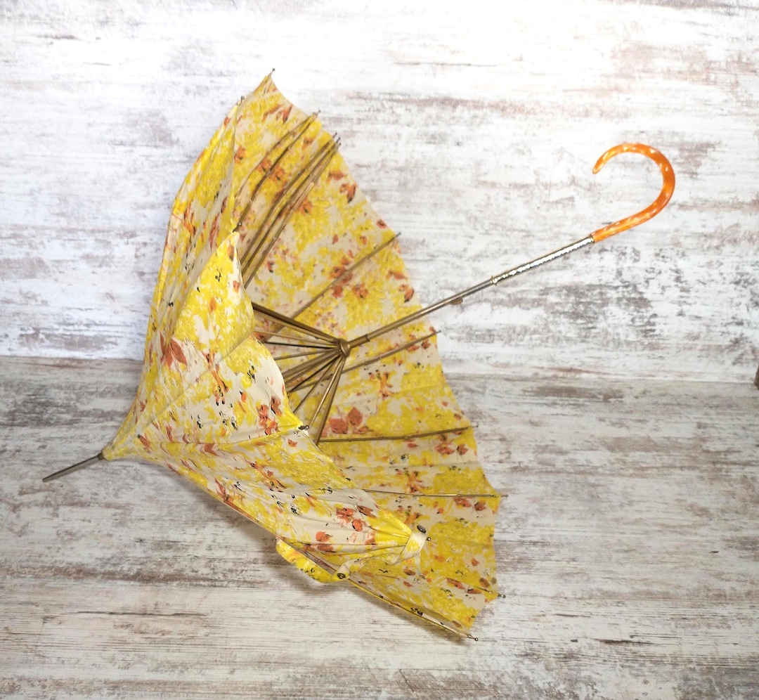 Vintage 70s Yellow Umbrella – Retro Floral Parasol, Mod Fashion ...
