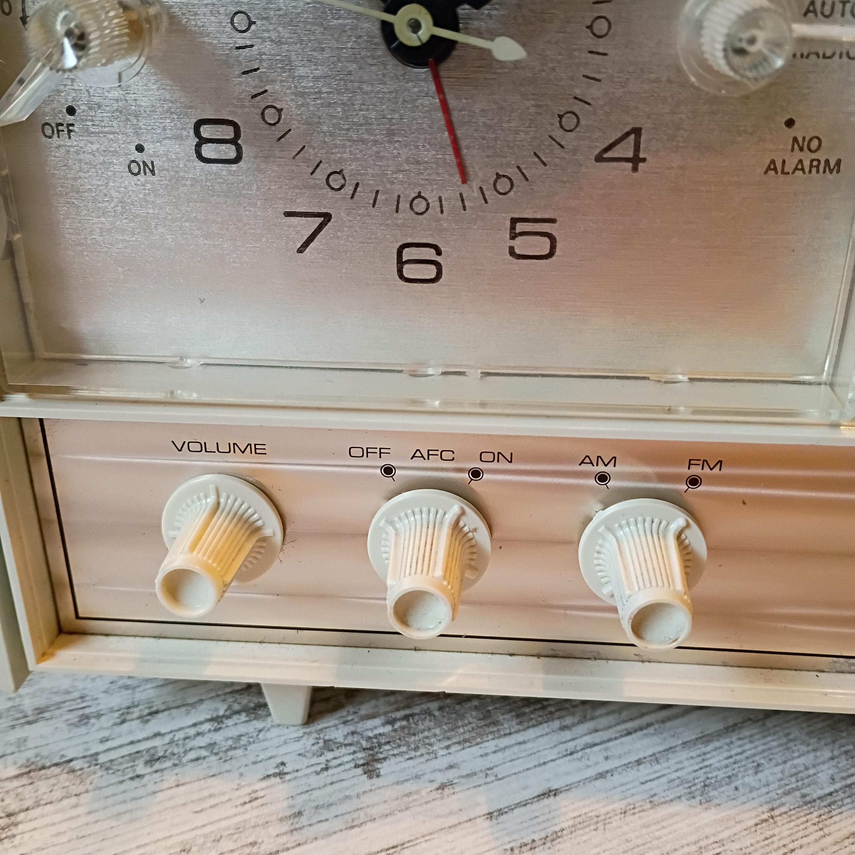 General Electric Atomic Era Clock Radio | Mid Century Decor - Etsy