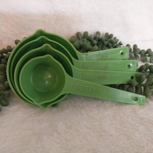 Retro Lime Green Lustroware Measuring Cup Set of 4 - Etsy