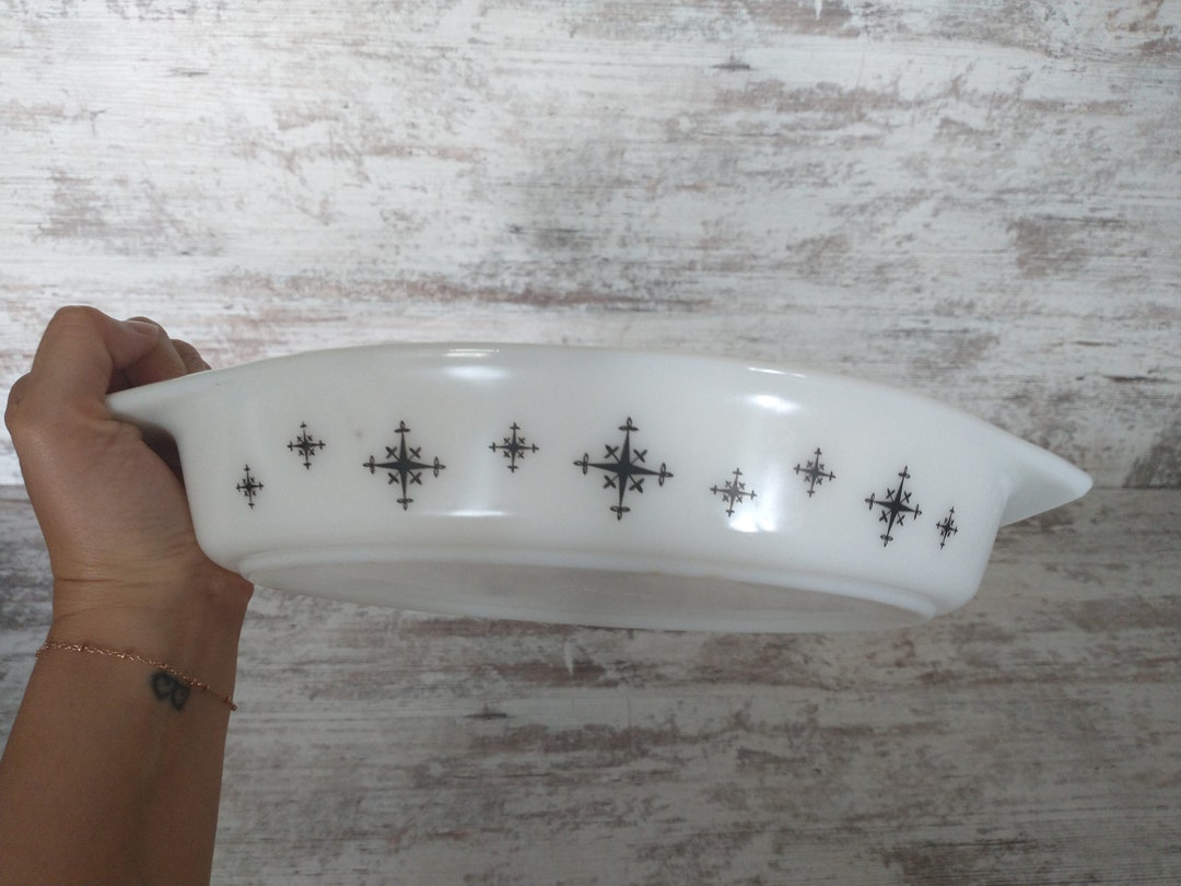 Pyrex Atomic Star Compass Divided Dish | Vintage Black & White Pyrex ...