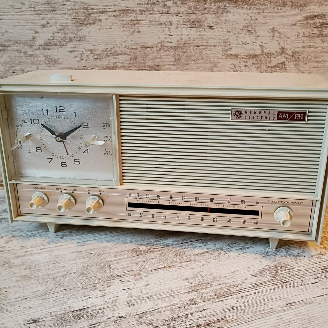 General Electric Atomic Era Clock Radio | Mid Century Decor - Etsy
