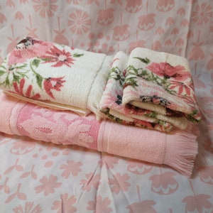 Vtg Pink Floral Towel Set | Vintage Pink and Floral Towel Set | Vintage ...