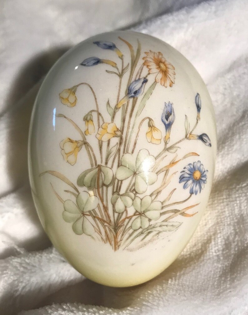 Royal Worcester Spode, Palissy, Ringtons, Lidded Trinket Box Vintage ...