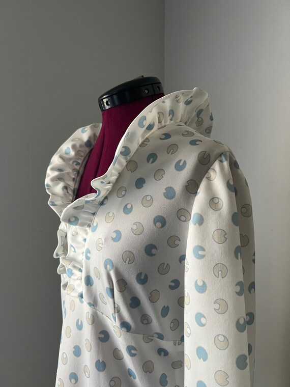 1960s 1970s White and Blue Funky Pac Man and Moon Pri… - Gem