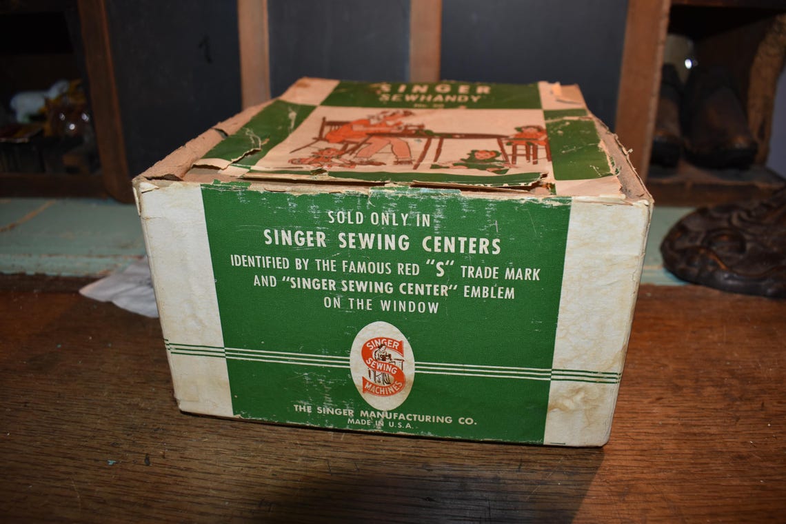 Antique Sewing Machine Salesman Sample / Vintage Child's Singer Sewing ...
