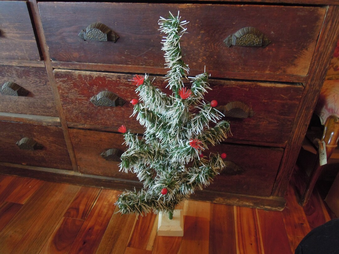 Vintage Christmas Green & White Table Top Tree / Vintage Faux Green and ...