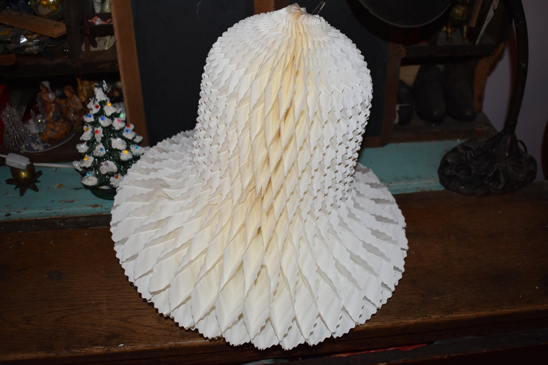 Antique Christmas Honeycomb Paper Bells / Vintage White Paper Bells ...