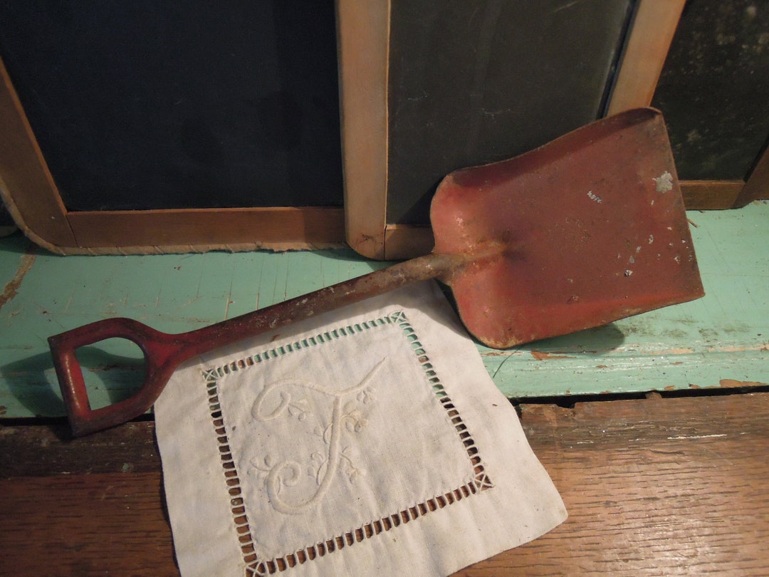 Vintage Toy Sand Shovel / Red Metal Shovel / Child's Beach Toys ...