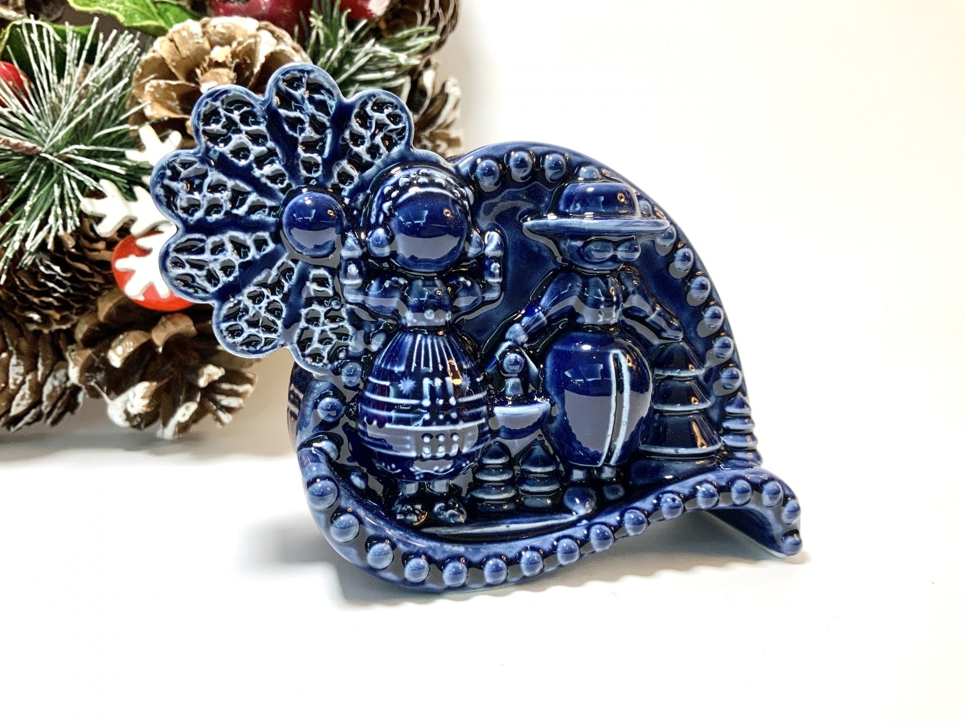Porcelain Nativity Scene Inside the Filigree Heart NATIVITY SET Made in ...