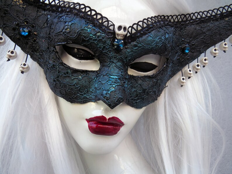 Witch Mask - Skull . Lace - Paper Maché - Masks - Burlesque - Halloween ...