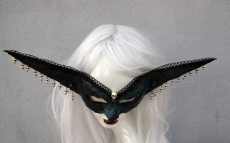 Witch Mask - Skull . Lace - Paper Maché - Masks - Burlesque - Halloween ...