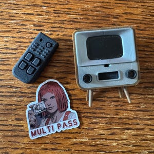 Leeloo Dallas Multipass Die Cut Sticker Fifth Element 90s Movie Quote ...
