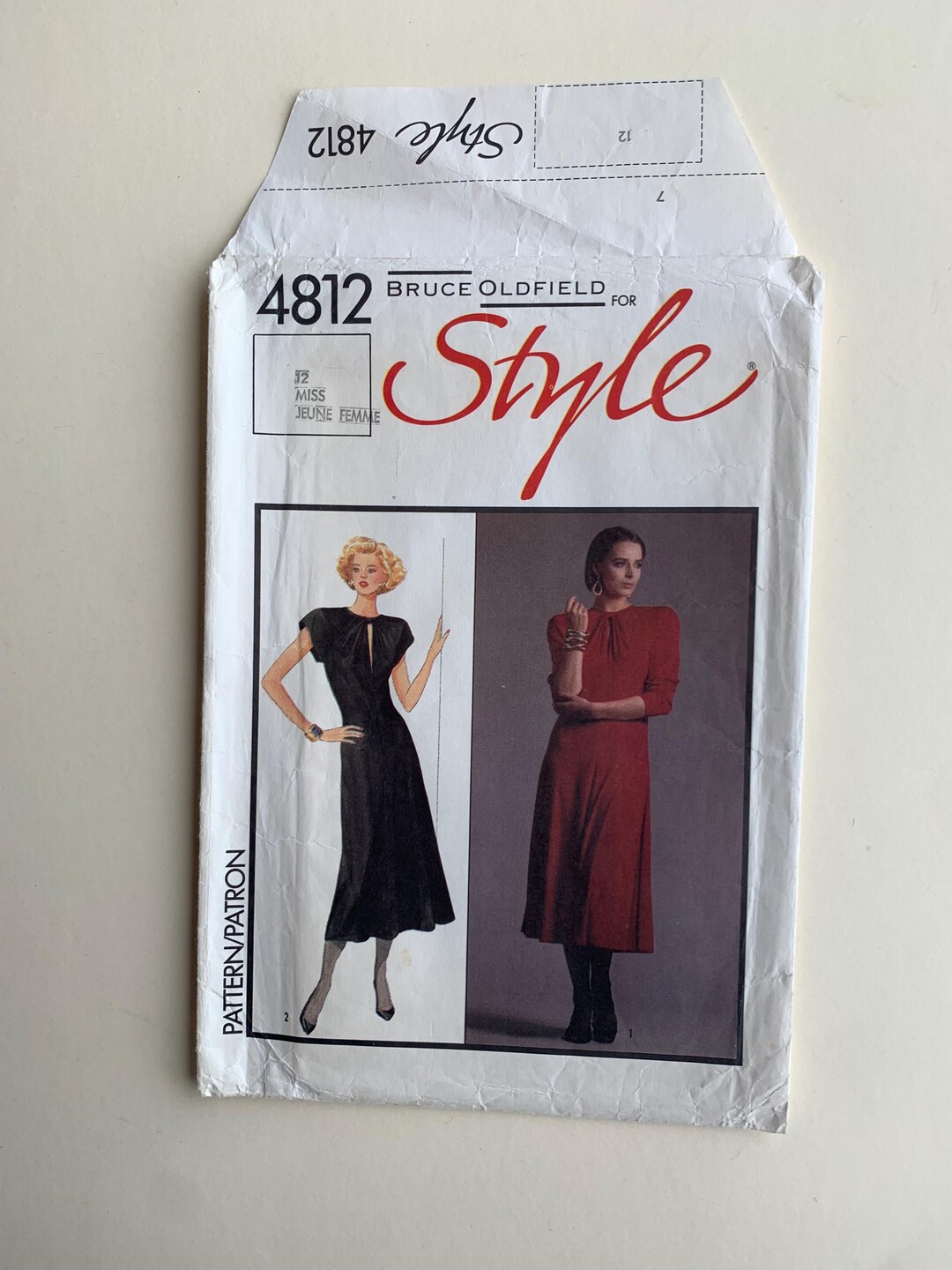 Style 4812 Bruce Oldfield Designer Pullover Dress With Optional Sleeves ...