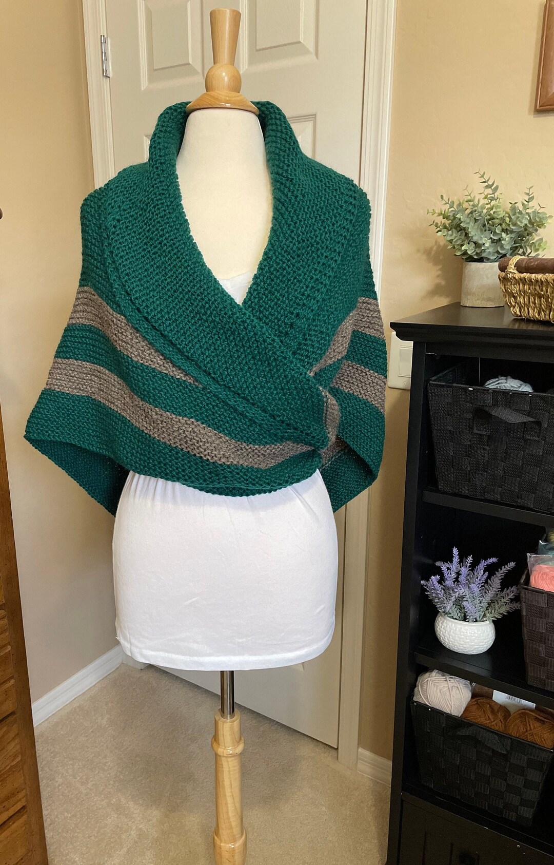 Hand Knitted Shawl, Outlander Shawl, Green Shawl, Knitted Outlander ...
