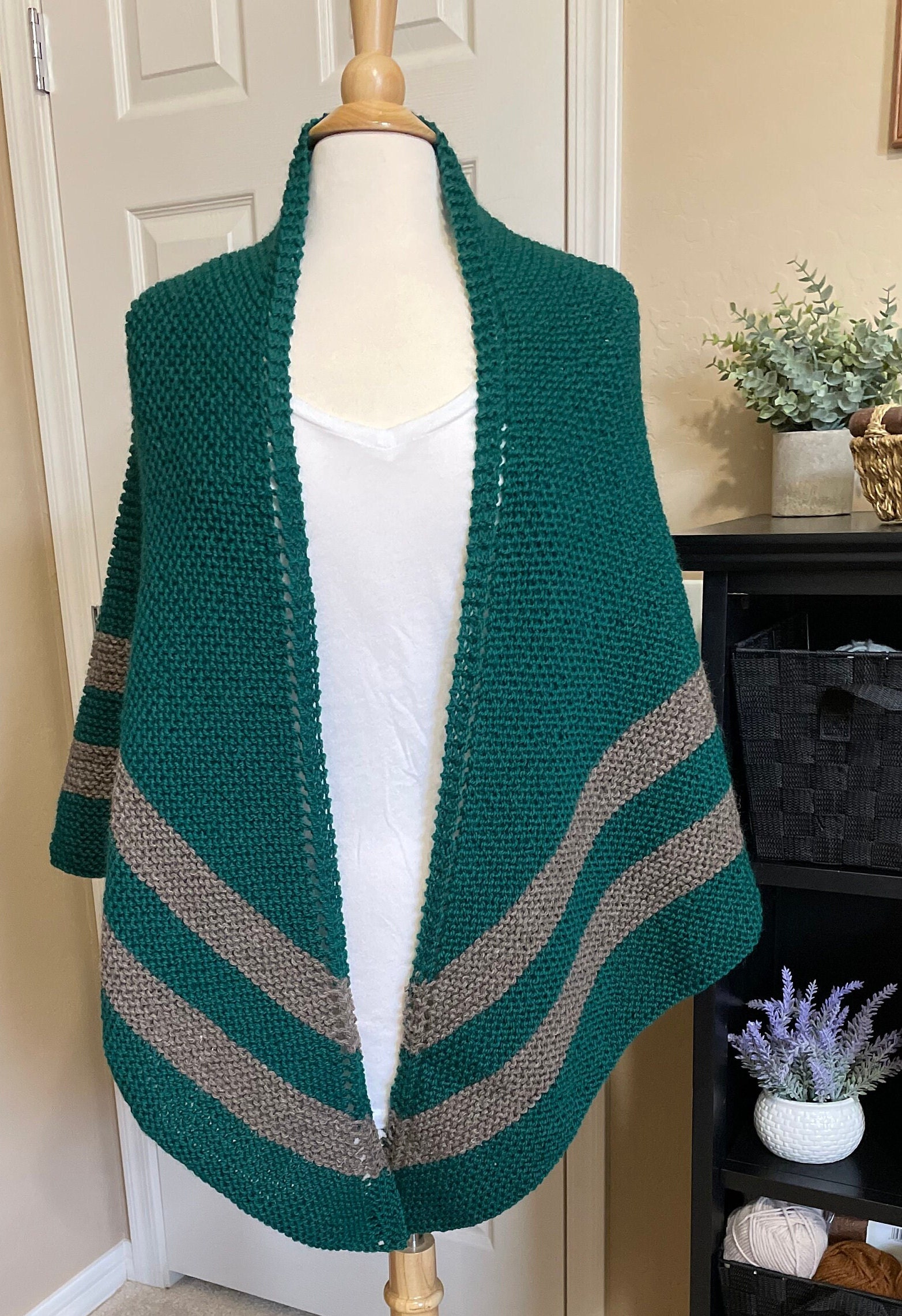 Hand Knitted Shawl, Outlander Shawl, Green Shawl, Knitted Outlander ...